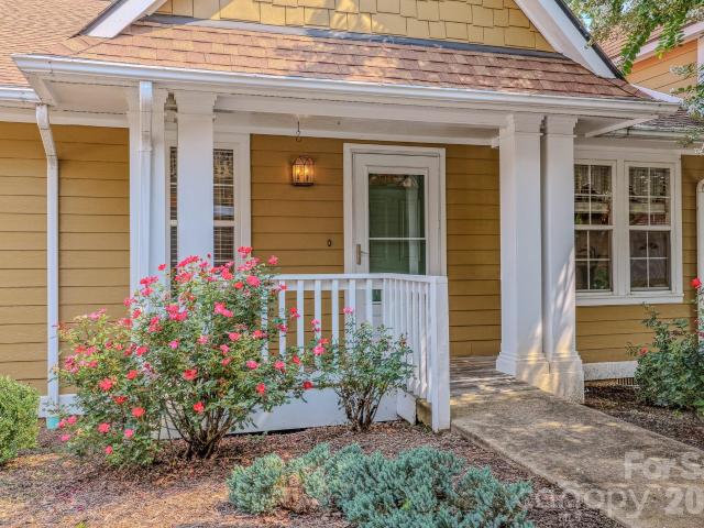 902 Woodlea Court