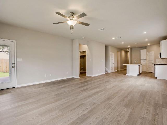 902 Universal Dr