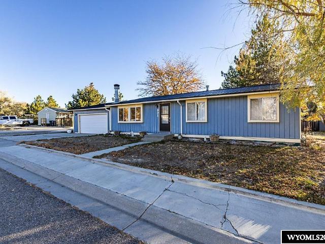 902 Valley St, Rock Springs, WY 82901 | MLS #20255 | Compass