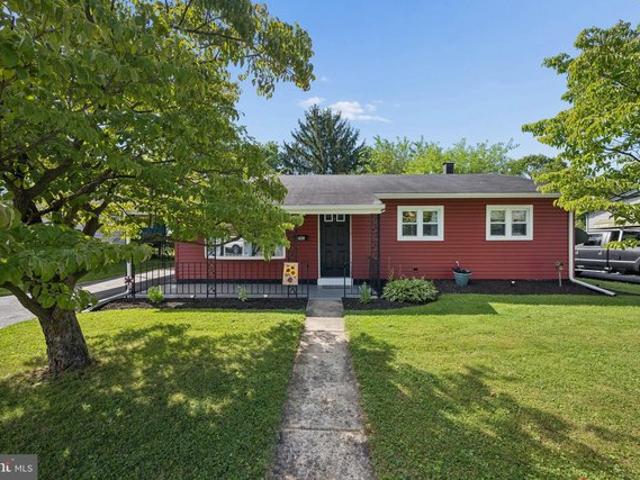 902 Young Pl, Frederick, MD 21702