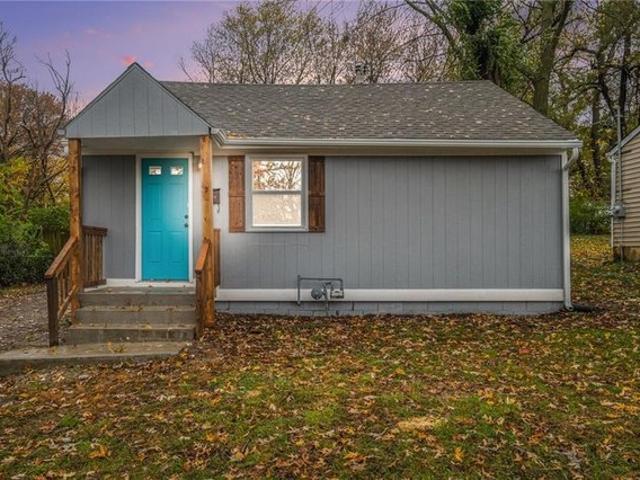 9034 Grand Ave, Kansas City, MO 64114