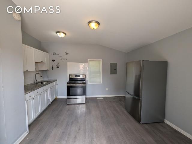 9035 S Exchange Ave COACHHOUSE, Chicago, IL