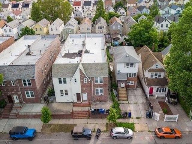 9035 th St, Hollis, NY 11423