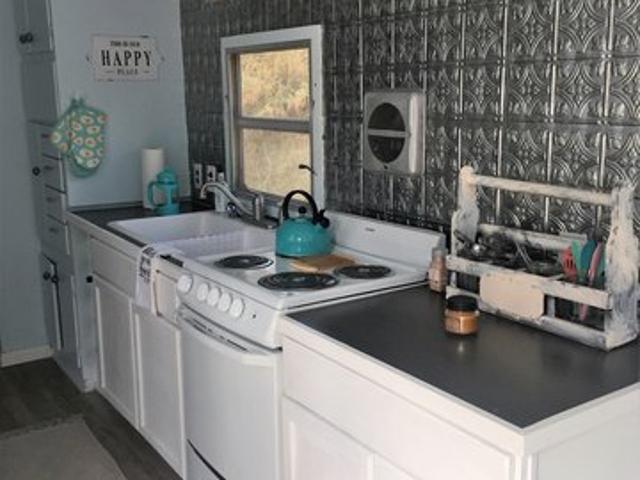 9037 Mann Ln, Montgomery, TX 77316