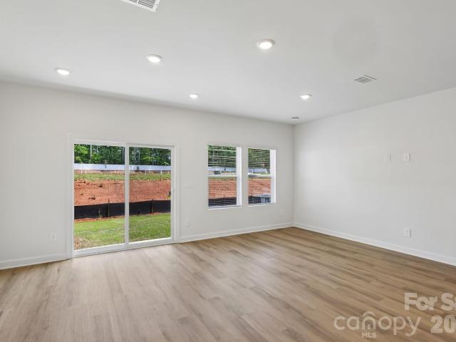 9037 Foggy Brook Loop