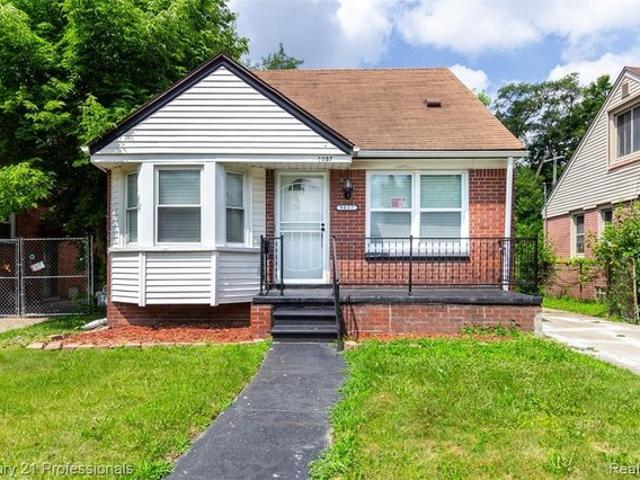 9037 Longacre St, Detroit, MI 48228
