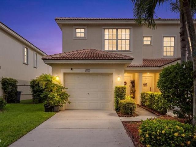 9037 Tremezzo Ln, Boynton Beach, FL 33472