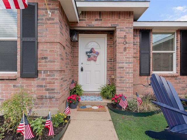 9037 Troy Dr, Fort Worth, TX 76123