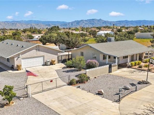 9037 5th Ave, Hesperia, CA 92345