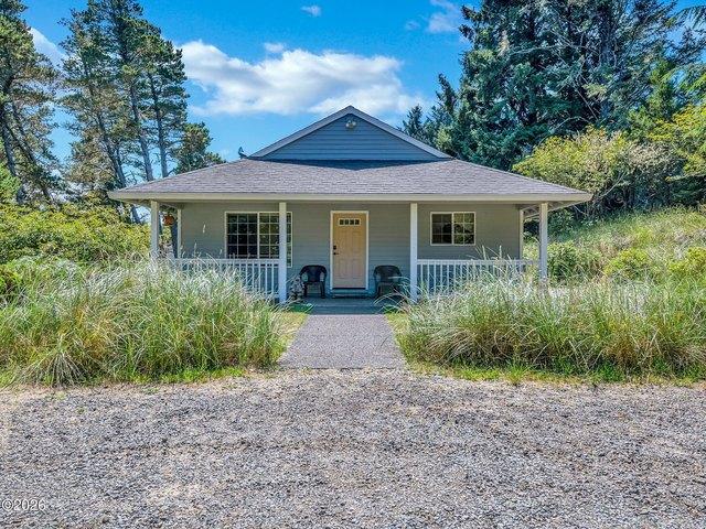 90380 Clark Rd, Warrenton, OR 97146