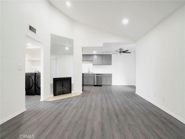 9038 Orion Ave Unit 209, North Hills, CA 91343