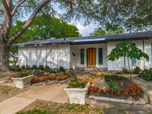 9038 Flicker Ln, Dallas, TX 75238