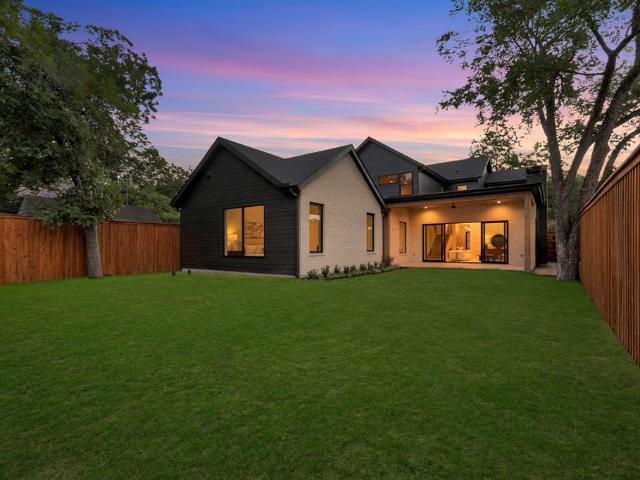 9038 Santa Clara Drive