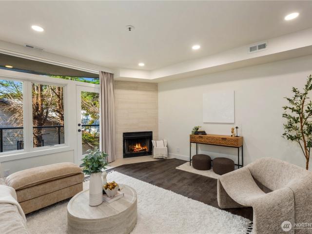 9039 NE Juanita Drive # 307