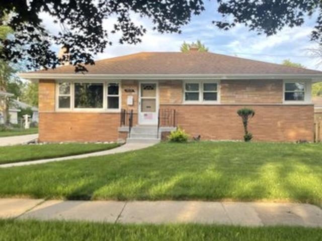 9039 Idlewild Dr, Highland, IN 46322