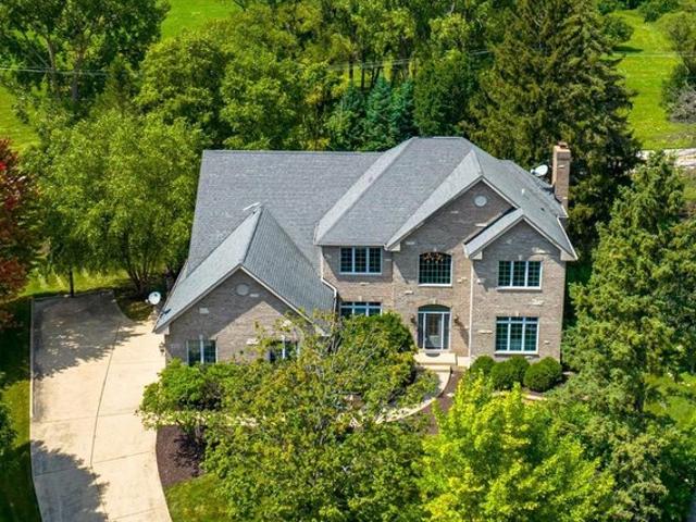 9030 Montrose Ct, Crystal Lake, IL 60014