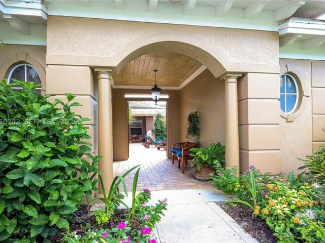 9030 Castle Harbour Cir, Vero Beach, FL 32963
