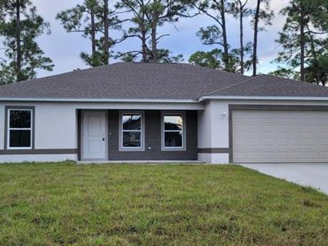 9030 Green Cir, Labelle, FL 33935