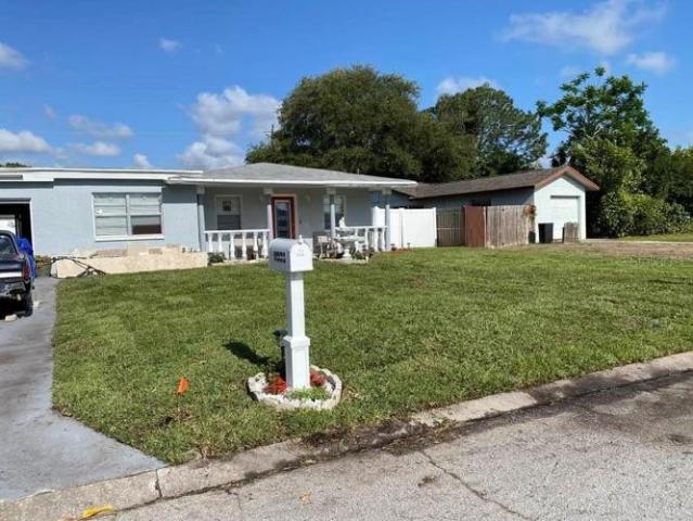 9031 Narcissus Ave, Seminole, FL 33777