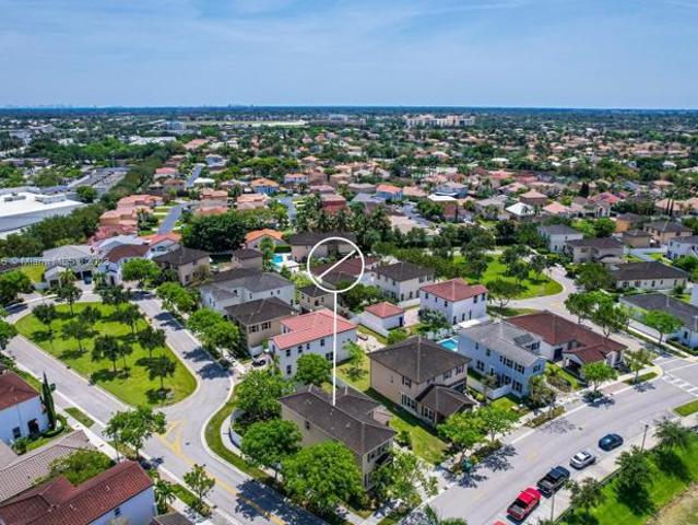 9031 169th Pl SW, Miami, FL 33196