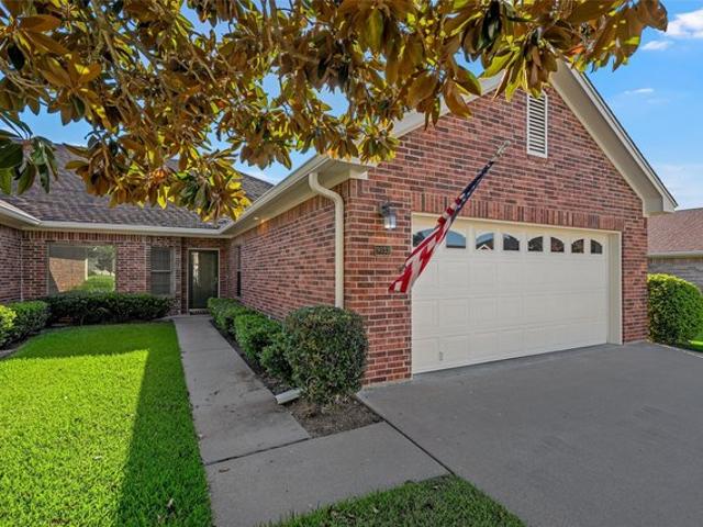 9033 Darby Ln, Waco, TX 76712