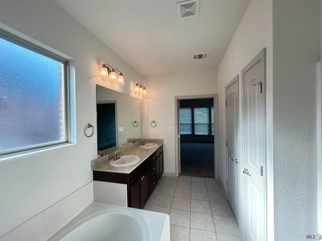 9033 Reserve Oak Ave, Zachary, LA 70791 | MLS #BR2025006