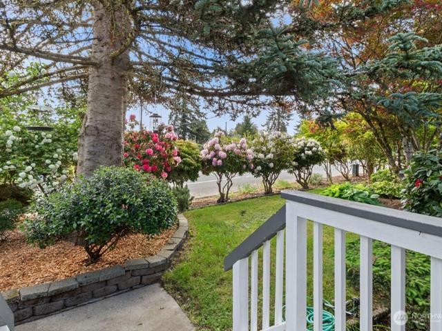 903 9th Avenue SW