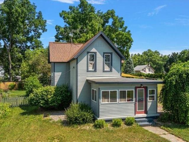 903 Cogswell St NW, Grand Rapids, MI 49544