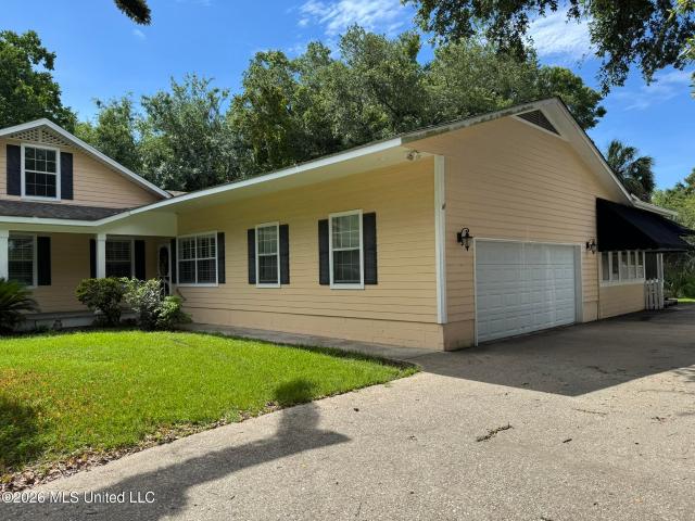 903 Columbus Drive