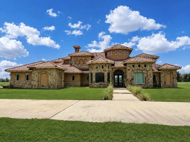 903 Chenango Ranch Dr, Angleton, TX 77515