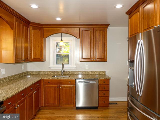 903 Crestview Drive