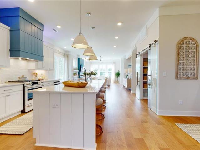 903 Bernard LN