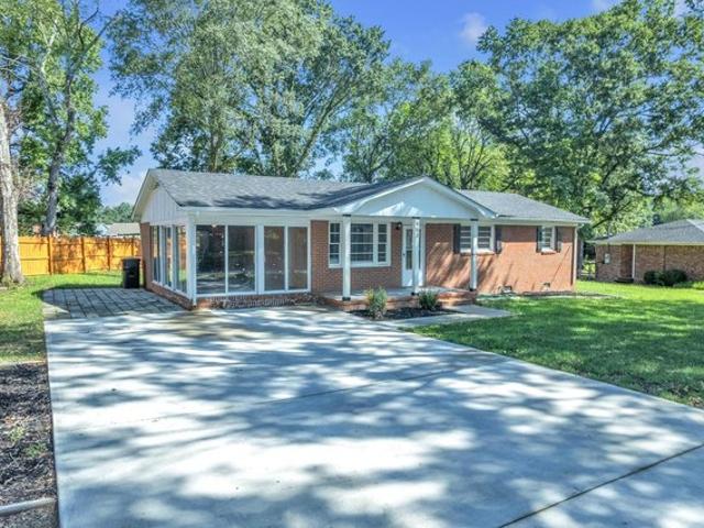 903 Brushy Creek Rd, Taylors, SC 29687