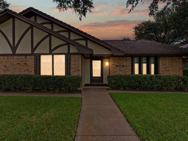 903 Green Rock Dr, Duncanville, TX 75137