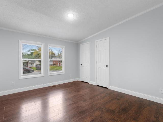 903 Durant St