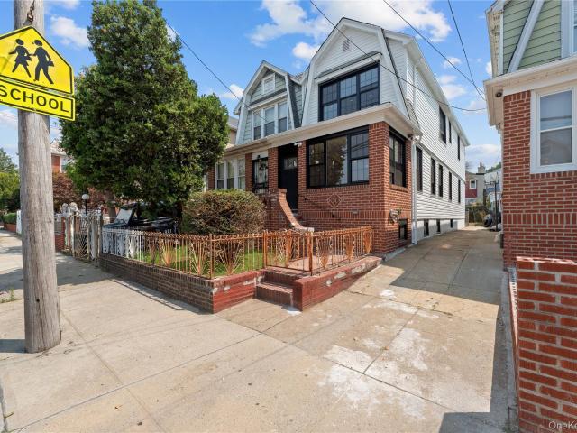 903 E 45th Street