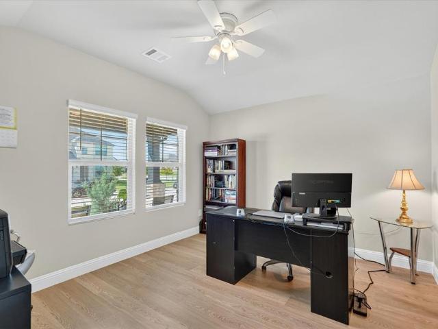 903 Edgehurst Drive
