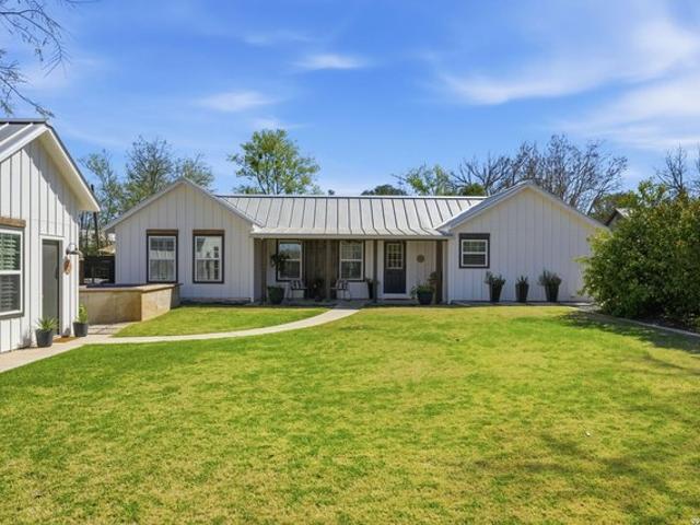 903 Front St, Comfort, TX 78013