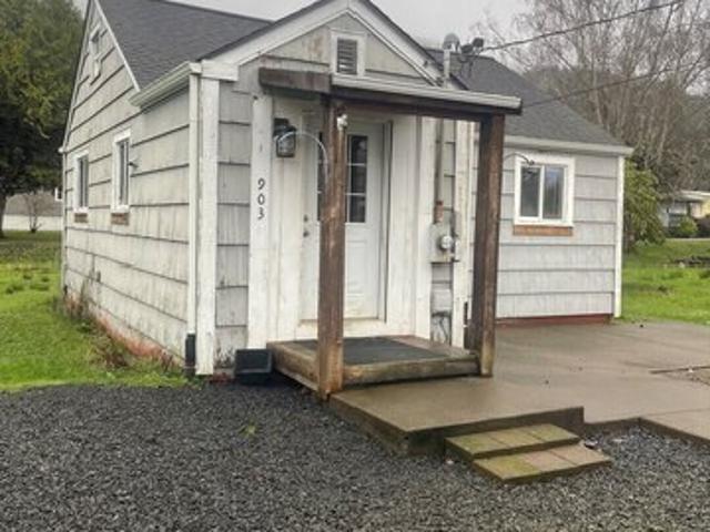 903 Howard St, Raymond, WA 98577
