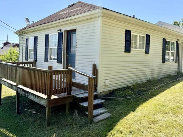 903 Honeysuckle Ln, Catlettsburg, KY 41129