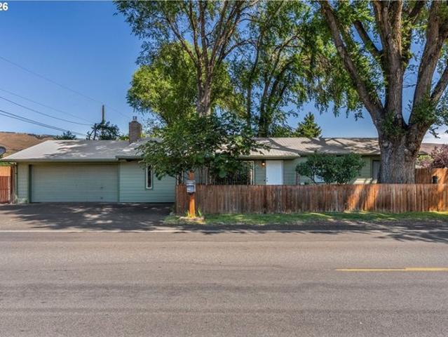 903 Hostetler Way W, The Dalles, OR 97058