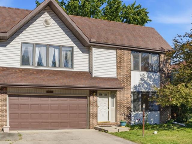 903 Hampton Ct, Valparaiso, IN 46383