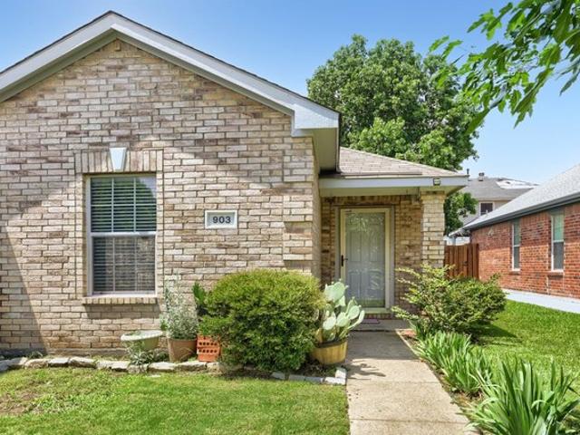 903 Hems Ln, Arlington, TX 76001