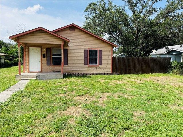 903 Jefferson St, Alice, TX 78332