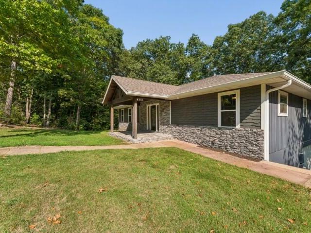 903 Oak Grove Lane