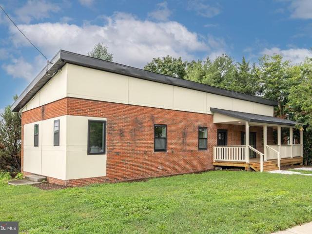 903 Orchard Avenue