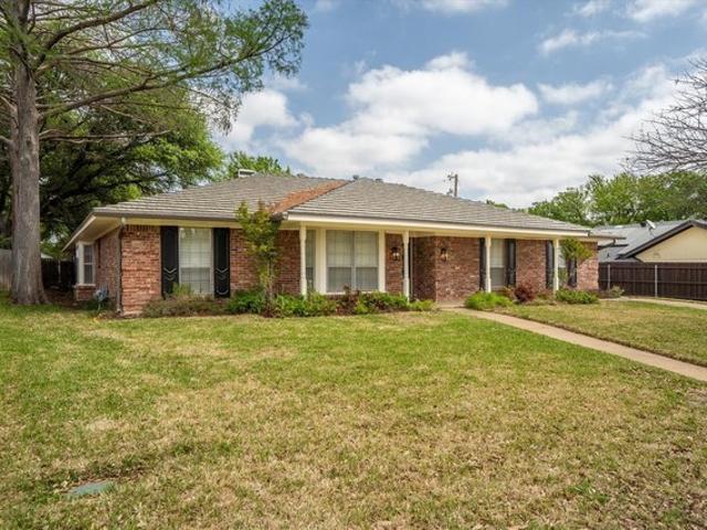 903 Leslie Dr, Arlington, TX 76012