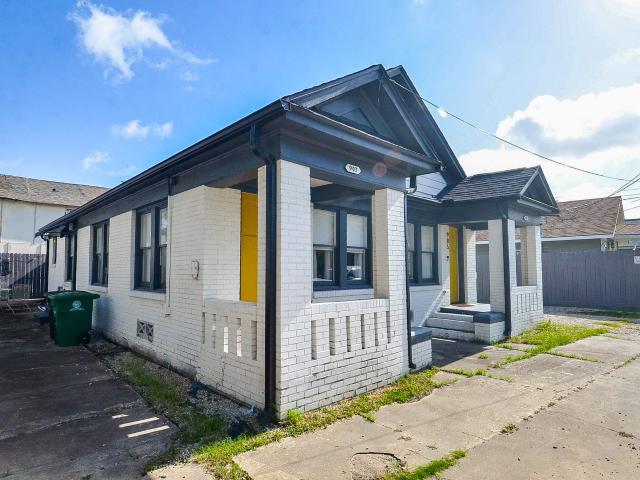 903 Mcintosh Street