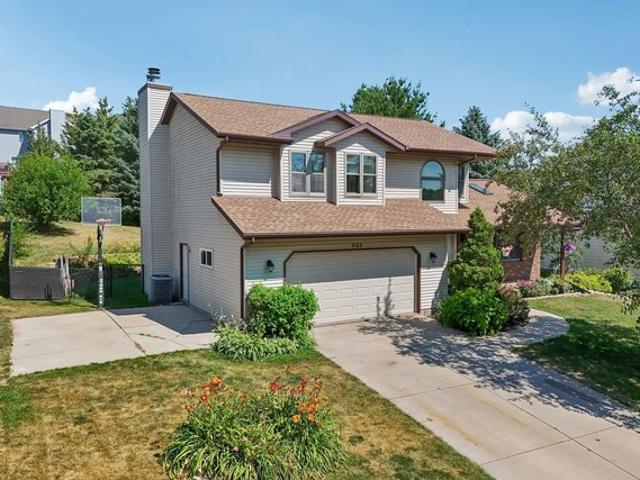 903 N Division St, Waunakee, WI 53597