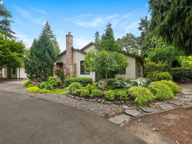 903 NE 3rd Ave, Hillsboro, OR 97124